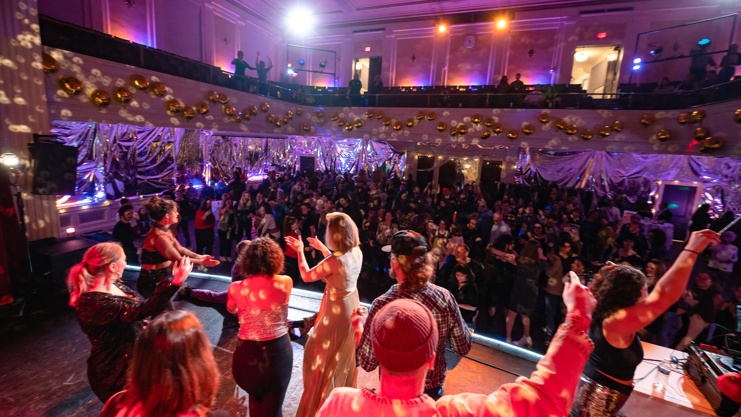 Vinyl Vibes: A NYE Dance Party - Highlight